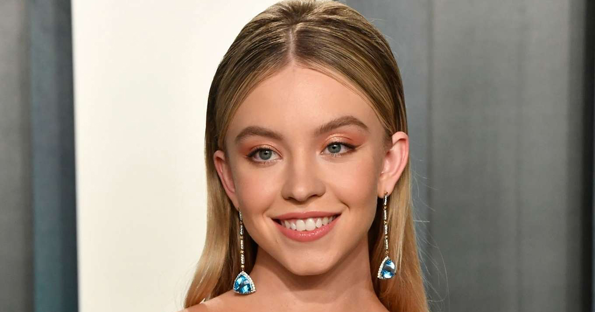 "Photo shoot on the beach": Actress Sydney Sweeney shared her candid ...