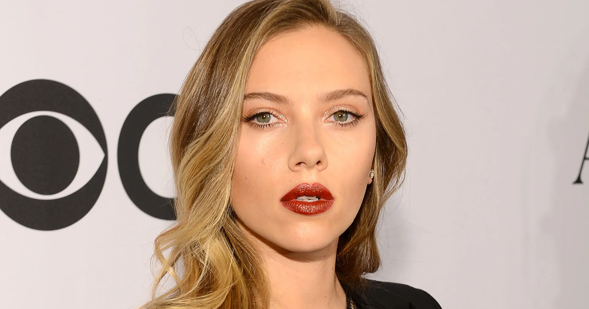 "Cellulite And Fat Folds On The Stomach": Scarlett Johansson Was ...