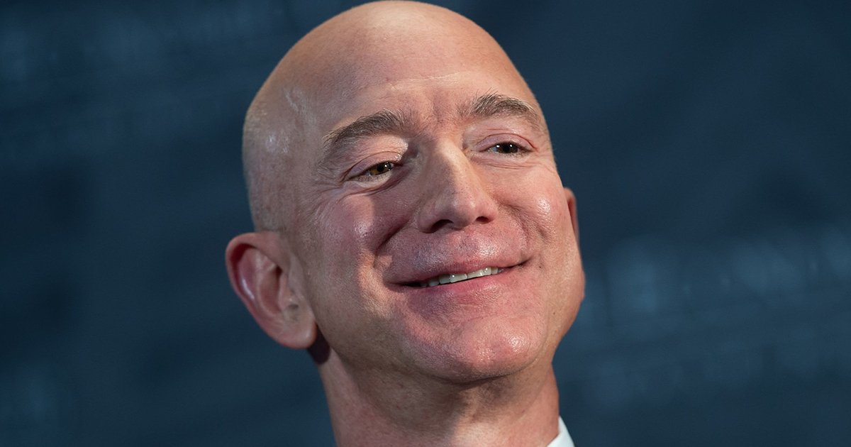 "Is She Bolding?" 52-Year-Old Love Of Billionaire Jeff Bezos Scared ...