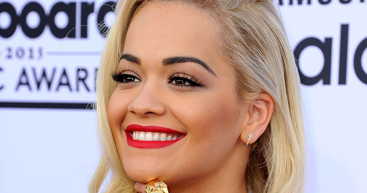 "She Doesn't Need Photoshop": Rita Ora Posted Her Beach Photos Without ...