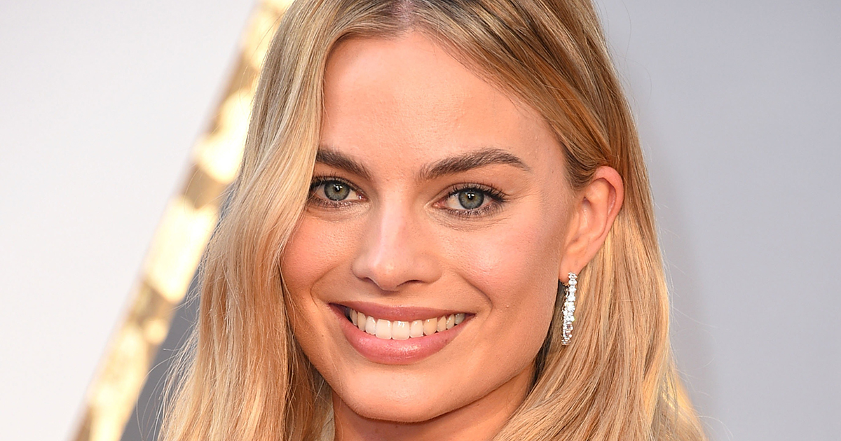 Risky cleavage and a see-through corset: Margot Robbie repeated the ...